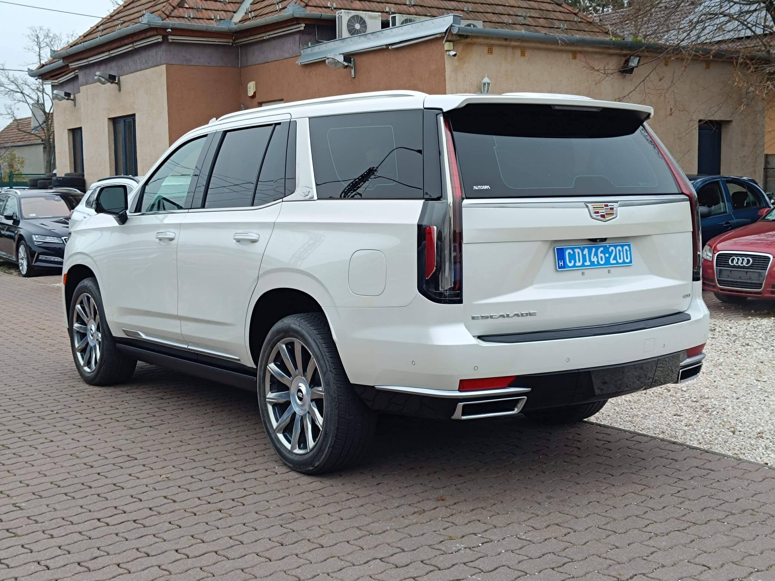 CADILLAC ESCALADE | Hungarikum Autó